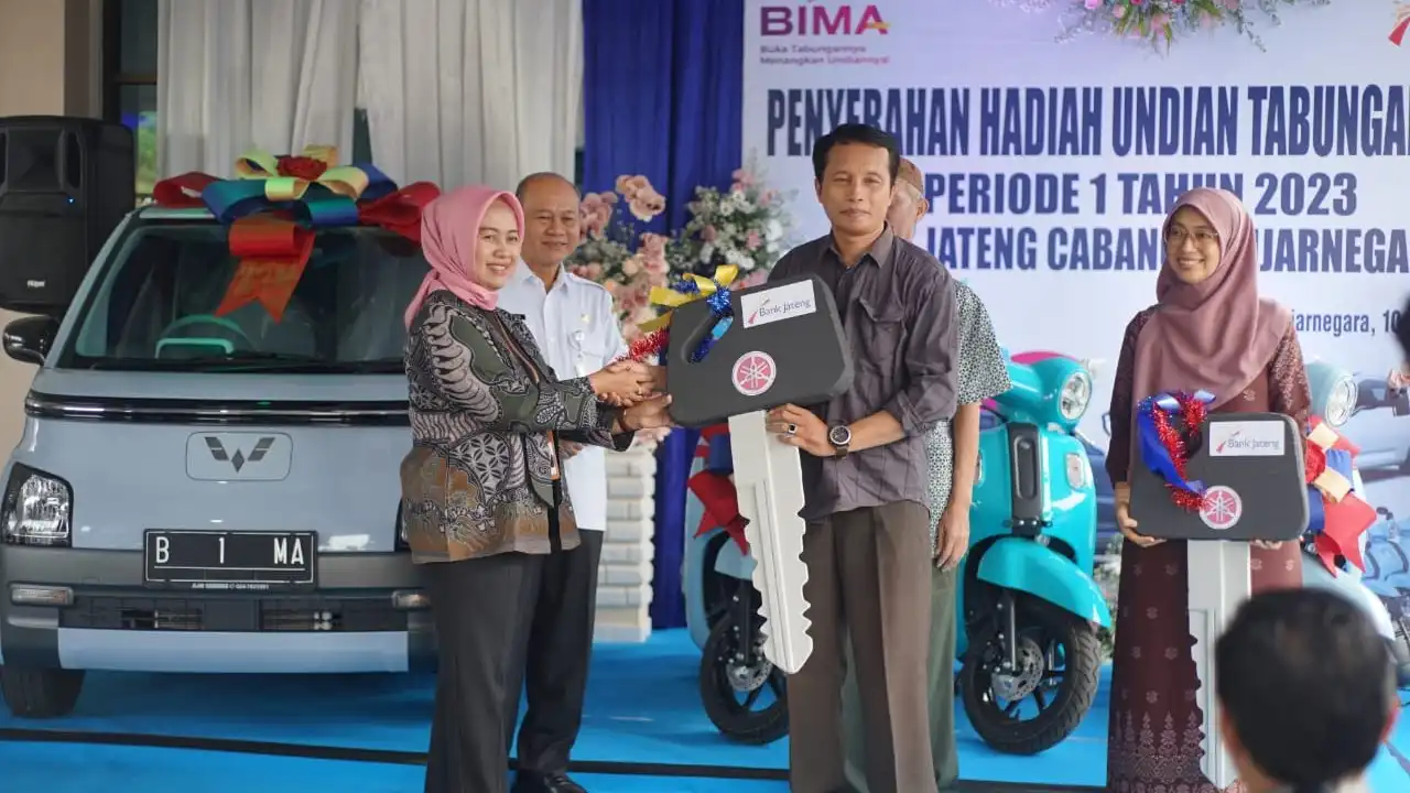 Enam Nasabah Bank Jateng Raih Hadiah Mobil dan Motor dari Undian ...