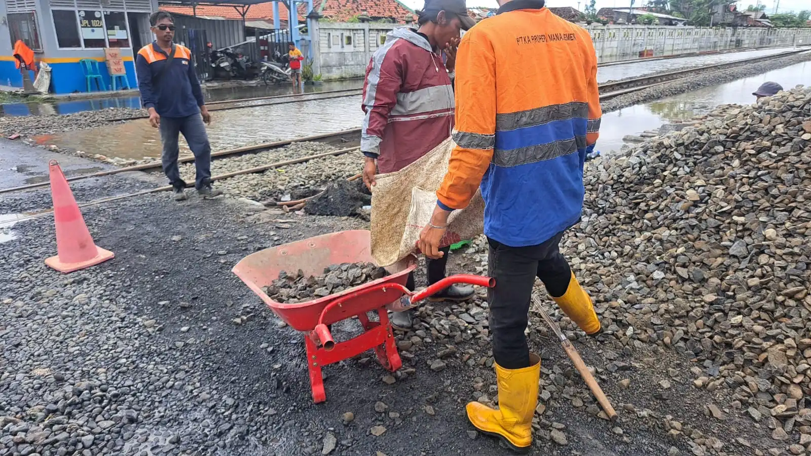Pemulihan Operasional Terus Dilakukan, KAI Tetap Utamakan Keselamatan